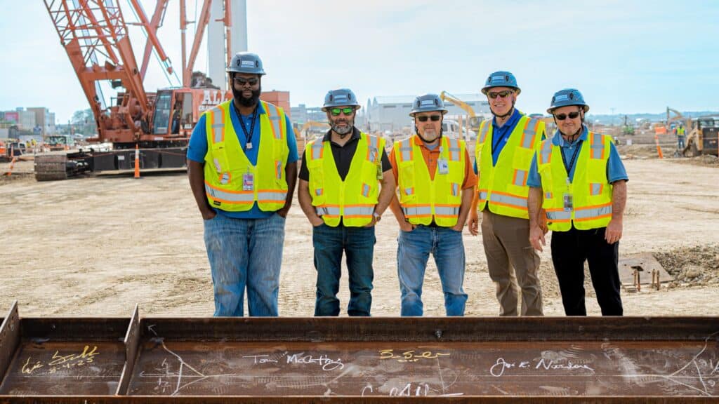 First steel rises for new terminal building - CMH NEXT - John Glenn ...